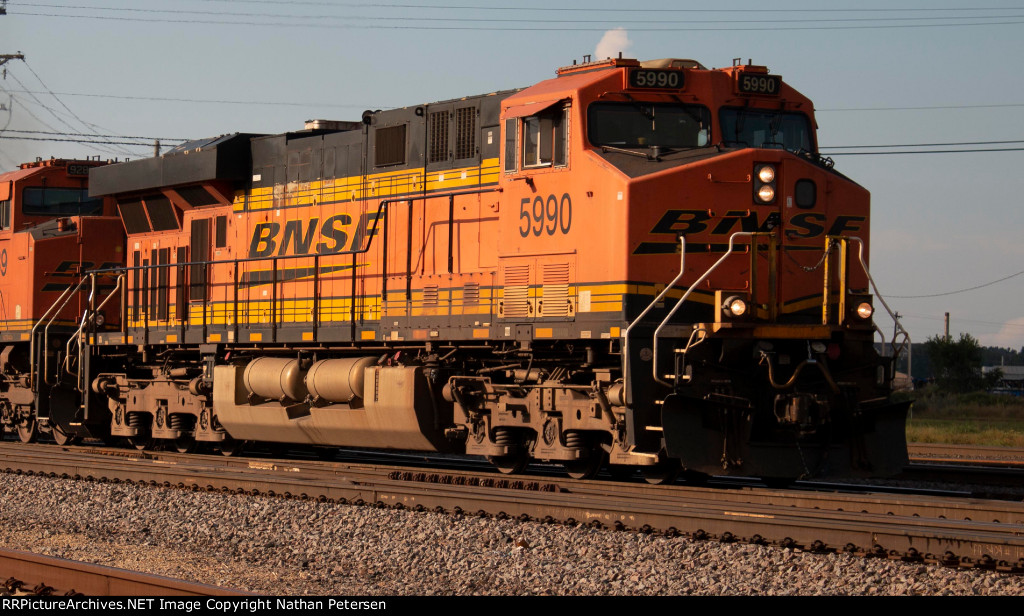 BNSF 5990